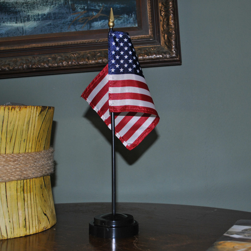 Affordable US flag desk sets (Diplomat Set) | FlagandBanner.com